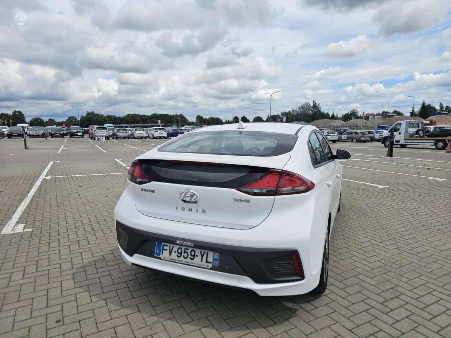 Белый Хендай Ioniq 2020 в Таураге, объемом двигателя 1.60 л и пробегом 297 тыс. км за 9800 €, фото 8 на AUTOMOTO.COM.LV