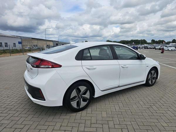 Белый Хендай Ioniq 2020 в Таураге, объемом двигателя 1.60 л и пробегом 297 тыс. км за 9800 €, фото 9 на AUTOMOTO.COM.LV