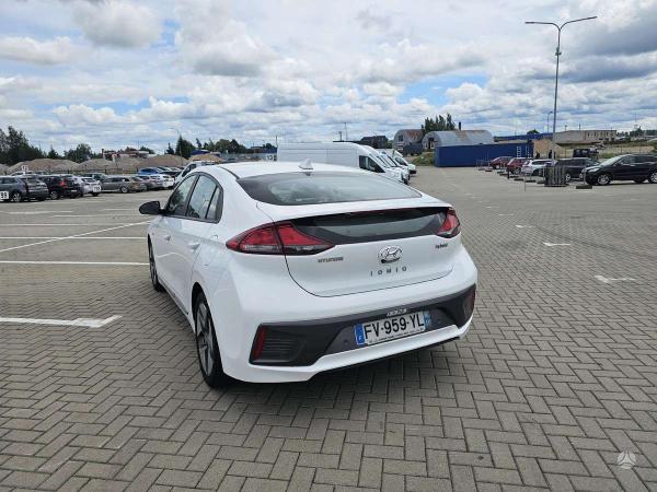 Белый Хендай Ioniq 2020 в Таураге, объемом двигателя 1.60 л и пробегом 297 тыс. км за 9800 €, фото 10 на AUTOMOTO.COM.LV