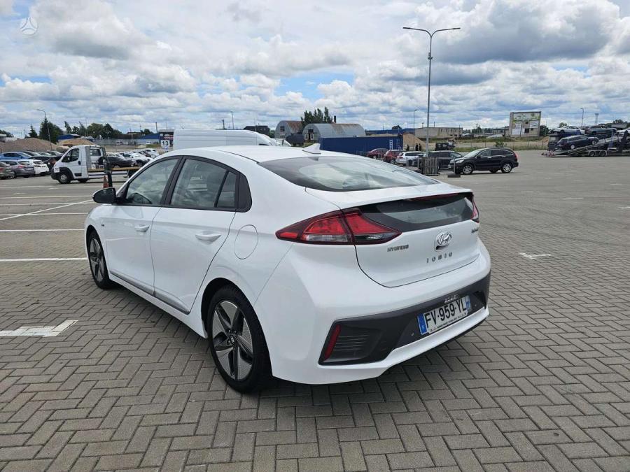 Белый Хендай Ioniq 2020 в Таураге, объемом двигателя 1.60 л и пробегом 297 тыс. км за 9800 €, фото 11 на AUTOMOTO.COM.LV