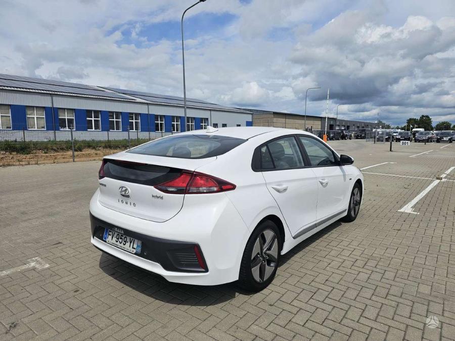 Белый Хендай Ioniq 2020 в Таураге, объемом двигателя 1.60 л и пробегом 297 тыс. км за 9800 €, фото 15 на AUTOMOTO.COM.LV