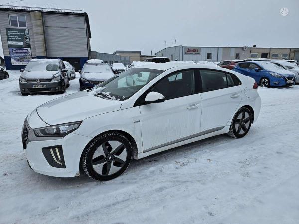 Белый Хендай Ioniq 2020 в Таураге, объемом двигателя 1.60 л и пробегом 297 тыс. км за 9400 €, фото 2 на AUTOMOTO.COM.LV