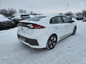 White Hyundai Ioniq 2020 in Taurage, with an engine capacity of 1.60 L and mileage of 297 thousand km for 9400 €, photo 10 on AUTOMOTO.COM.LV