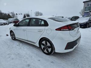 White Hyundai Ioniq 2020 in Taurage, with an engine capacity of 1.60 L and mileage of 297 thousand km for 9400 €, photo 12 on AUTOMOTO.COM.LV
