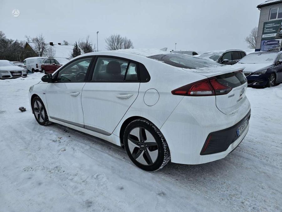 White Hyundai Ioniq 2020 in Taurage, with an engine capacity of 1.60 L and mileage of 297 thousand km for 9400 €, photo 12 on AUTOMOTO.COM.LV