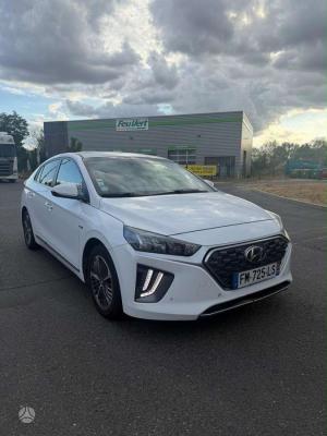 Balts Hyundai Ioniq 2020 Viļņa, ar dzinēja tilpumu 1.58 L un nobraukumu 150 tūkst. km par 15500 €, foto  vietnē AUTOMOTO.COM.LV
