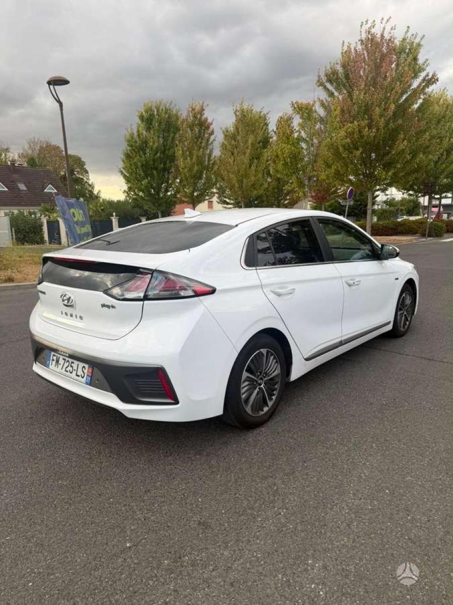 Balts Hyundai Ioniq 2020 Viļņa, ar dzinēja tilpumu 1.58 L un nobraukumu 150 tūkst. km par 15500 €, foto 3 vietnē AUTOMOTO.COM.LV