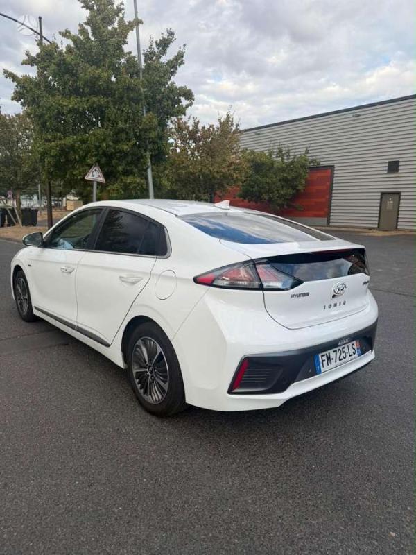 Balts Hyundai Ioniq 2020 Viļņa, ar dzinēja tilpumu 1.58 L un nobraukumu 150 tūkst. km par 15500 €, foto 4 vietnē AUTOMOTO.COM.LV
