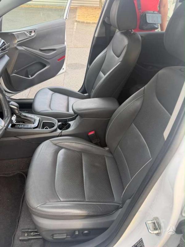 Balts Hyundai Ioniq 2020 Viļņa, ar dzinēja tilpumu 1.58 L un nobraukumu 150 tūkst. km par 15500 €, foto 7 vietnē AUTOMOTO.COM.LV