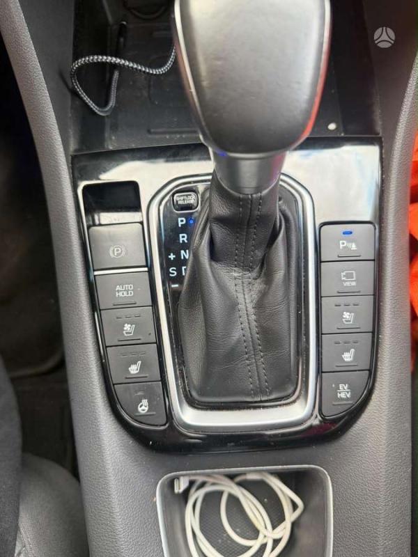 Balts Hyundai Ioniq 2020 Viļņa, ar dzinēja tilpumu 1.58 L un nobraukumu 150 tūkst. km par 15500 €, foto 9 vietnē AUTOMOTO.COM.LV