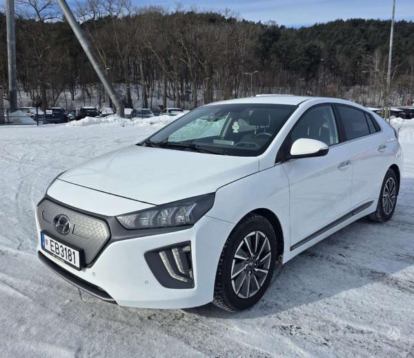 Белый Хендай Ioniq 2021 в Вильнюс, объемом двигателя 0.00 л и пробегом 56 тыс. км за 14800 €, фото 1 на AUTOMOTO.COM.LV