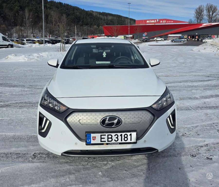 Белый Хендай Ioniq 2021 в Вильнюс, объемом двигателя 0.00 л и пробегом 56 тыс. км за 14800 €, фото 8 на AUTOMOTO.COM.LV