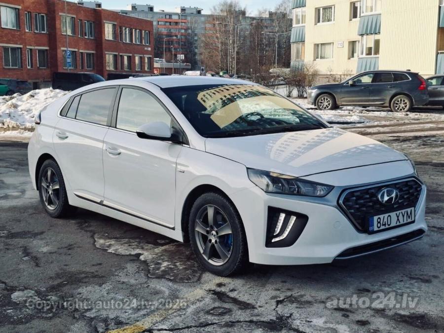 White Hyundai Ioniq 2021 in Tallinn, with an engine capacity of 1.60 L and mileage of 77 thousand km for 13500 €, photo 1 on AUTOMOTO.COM.LV