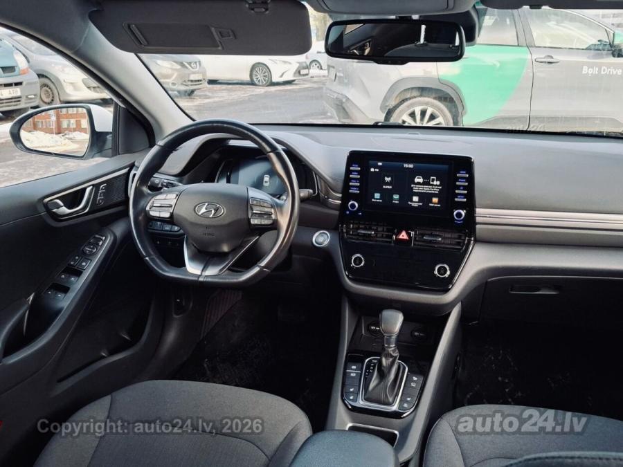 Белый Хендай Ioniq 2021 в Таллин, объемом двигателя 1.60 л и пробегом 77 тыс. км за 13500 €, фото 6 на AUTOMOTO.COM.LV