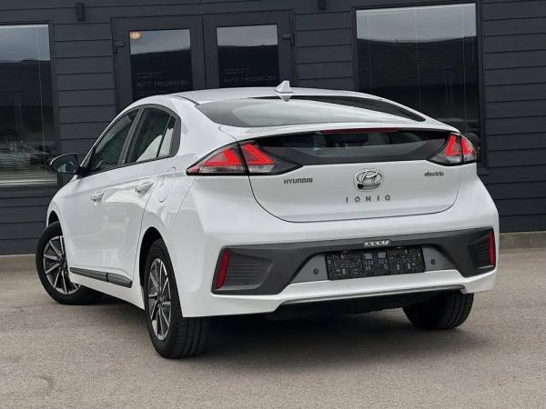Balts Hyundai Ioniq 2021 Jelgava, ar dzinēja tilpumu 0.10 L un nobraukumu 47 tūkst. km par 16955 €, foto 2 vietnē AUTOMOTO.COM.LV