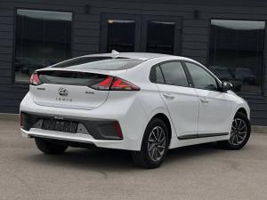 White Hyundai Ioniq 2021 in Jelgava, with an engine capacity of 0.10 L and mileage of 47 thousand km for 16955 €, photo 5 on AUTOMOTO.COM.LV