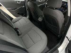 White Hyundai Ioniq 2021 in Jelgava, with an engine capacity of 0.10 L and mileage of 47 thousand km for 16955 €, photo 9 on AUTOMOTO.COM.LV
