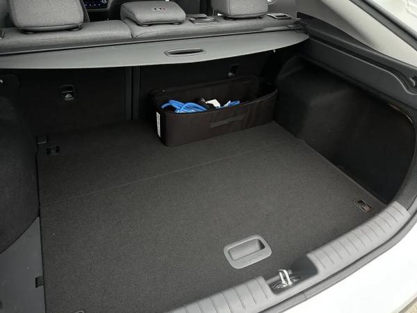 Balts Hyundai Ioniq 2021 Jelgava, ar dzinēja tilpumu 0.10 L un nobraukumu 47 tūkst. km par 16955 €, foto 9 vietnē AUTOMOTO.COM.LV