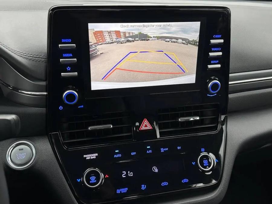 White Hyundai Ioniq 2021 in Jelgava, with an engine capacity of 0.10 L and mileage of 47 thousand km for 16955 €, photo 12 on AUTOMOTO.COM.LV