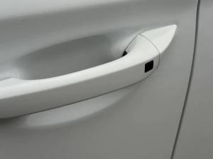 White Hyundai Ioniq 2021 in Jelgava, with an engine capacity of 0.10 L and mileage of 47 thousand km for 16955 €, photo 18 on AUTOMOTO.COM.LV