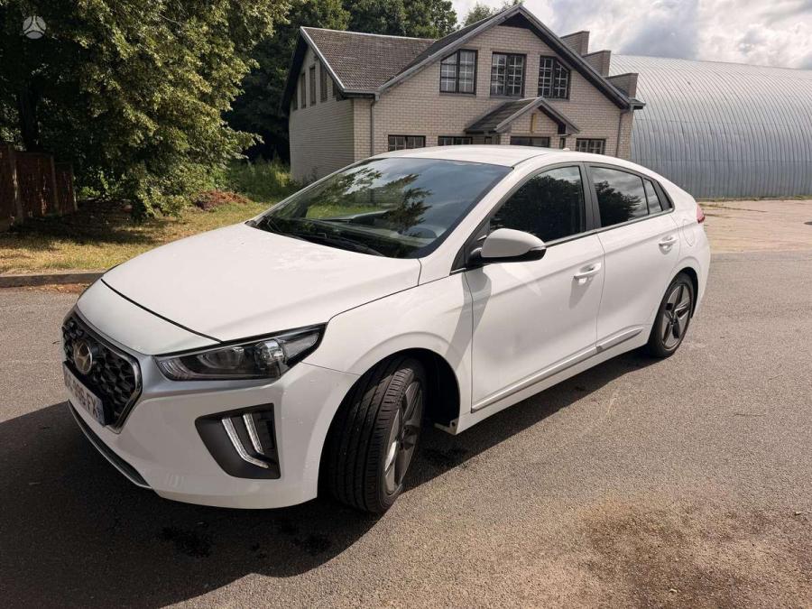 Balts Hyundai Ioniq 2021 Tauragė, ar dzinēja tilpumu 1.58 L un nobraukumu 332 tūkst. km par 9750 €, foto 1 vietnē AUTOMOTO.COM.LV