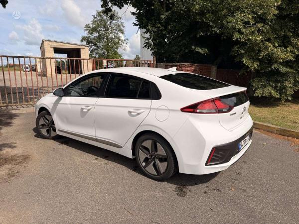Balts Hyundai Ioniq 2021 Tauragė, ar dzinēja tilpumu 1.58 L un nobraukumu 332 tūkst. km par 9750 €, foto 4 vietnē AUTOMOTO.COM.LV