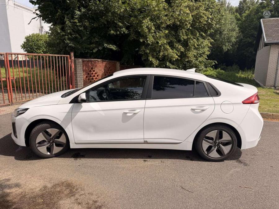 Balts Hyundai Ioniq 2021 Tauragė, ar dzinēja tilpumu 1.58 L un nobraukumu 332 tūkst. km par 9750 €, foto 8 vietnē AUTOMOTO.COM.LV