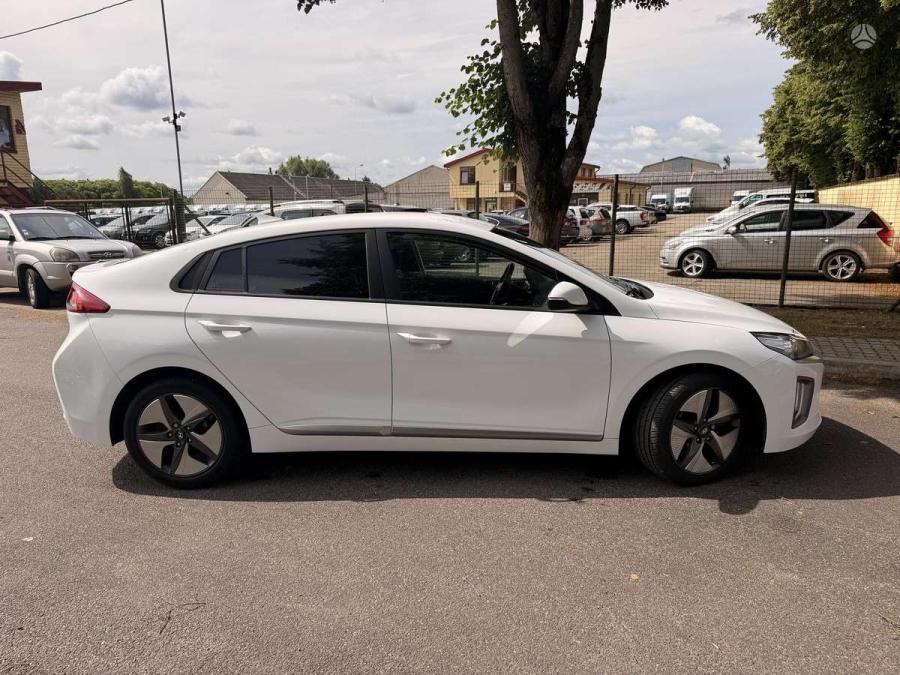 Balts Hyundai Ioniq 2021 Tauragė, ar dzinēja tilpumu 1.58 L un nobraukumu 332 tūkst. km par 9750 €, foto 9 vietnē AUTOMOTO.COM.LV