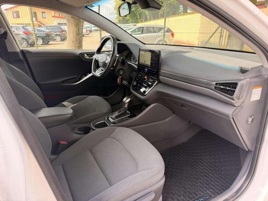 Balts Hyundai Ioniq 2021 Tauragė, ar dzinēja tilpumu 1.58 L un nobraukumu 332 tūkst. km par 9750 €, foto 11 vietnē AUTOMOTO.COM.LV