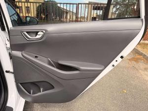 Balts Hyundai Ioniq 2021 Tauragė, ar dzinēja tilpumu 1.58 L un nobraukumu 332 tūkst. km par 9750 €, foto 22 vietnē AUTOMOTO.COM.LV