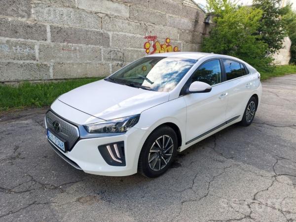 Белый Хендай Ioniq 2021 в Огре, объемом двигателя 1.60 л и пробегом 139 тыс. км за 16850 €, фото 1 на AUTOMOTO.COM.LV