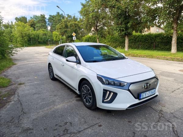 Белый Хендай Ioniq 2021 в Огре, объемом двигателя 1.60 л и пробегом 139 тыс. км за 16850 €, фото 3 на AUTOMOTO.COM.LV
