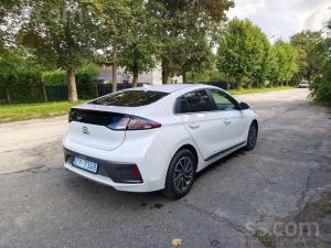 Balts Hyundai Ioniq 2021 Ogre, ar dzinēja tilpumu 1.60 L un nobraukumu 139 tūkst. km par 16850 €, foto 7 vietnē AUTOMOTO.COM.LV