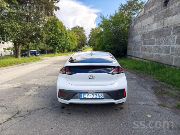 Белый Хендай Ioniq 2021 в Огре, объемом двигателя 1.60 л и пробегом 139 тыс. км за 16850 €, фото 7 на AUTOMOTO.COM.LV