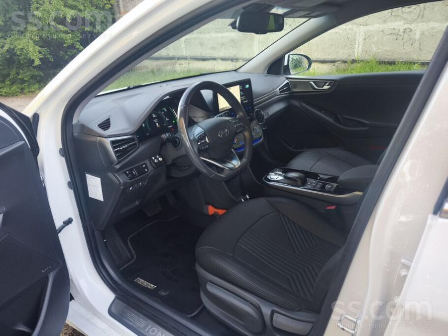 Balts Hyundai Ioniq 2021 Ogre, ar dzinēja tilpumu 1.60 L un nobraukumu 139 tūkst. km par 16850 €, foto 10 vietnē AUTOMOTO.COM.LV