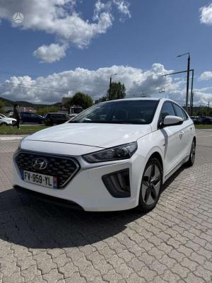 White Hyundai Ioniq 2021 in Vilnius, with an engine capacity of 1.60 L and mileage of 296 thousand km for 10900 €, photo  on AUTOMOTO.COM.LV