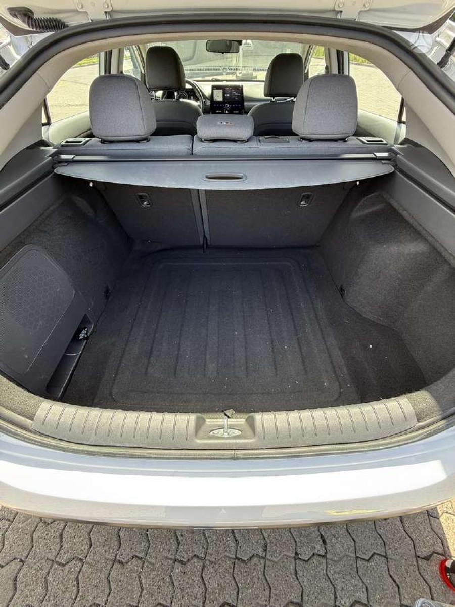 Balts Hyundai Ioniq 2021 Viļņa, ar dzinēja tilpumu 1.60 L un nobraukumu 296 tūkst. km par 10900 €, foto 16 vietnē AUTOMOTO.COM.LV