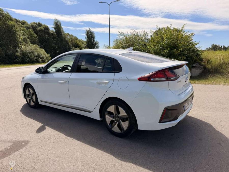 Белый Хендай Ioniq 2021 в Таураге, объемом двигателя 1.58 л и пробегом 332 тыс. км за 10000 €, фото 5 на AUTOMOTO.COM.LV