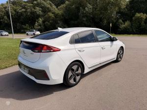 Белый Хендай Ioniq 2021 в Таураге, объемом двигателя 1.58 л и пробегом 332 тыс. км за 10000 €, фото 6 на AUTOMOTO.COM.LV