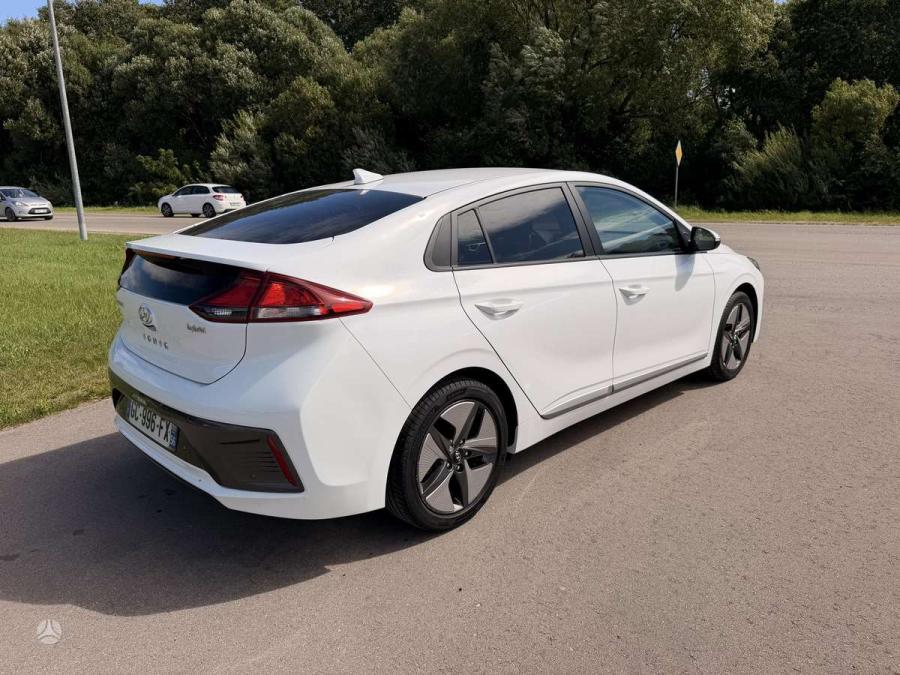 Белый Хендай Ioniq 2021 в Таураге, объемом двигателя 1.58 л и пробегом 332 тыс. км за 10000 €, фото 6 на AUTOMOTO.COM.LV