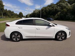 Белый Хендай Ioniq 2021 в Таураге, объемом двигателя 1.58 л и пробегом 332 тыс. км за 10000 €, фото 9 на AUTOMOTO.COM.LV