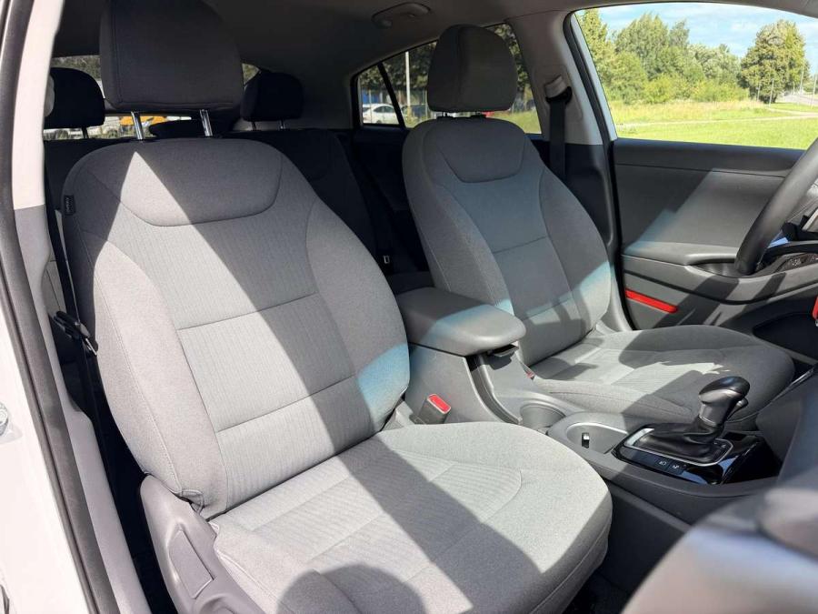 Белый Хендай Ioniq 2021 в Таураге, объемом двигателя 1.58 л и пробегом 332 тыс. км за 10000 €, фото 13 на AUTOMOTO.COM.LV