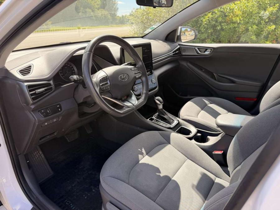 Белый Хендай Ioniq 2021 в Таураге, объемом двигателя 1.58 л и пробегом 332 тыс. км за 10000 €, фото 14 на AUTOMOTO.COM.LV