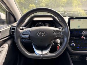 Белый Хендай Ioniq 2021 в Таураге, объемом двигателя 1.58 л и пробегом 332 тыс. км за 10000 €, фото 15 на AUTOMOTO.COM.LV