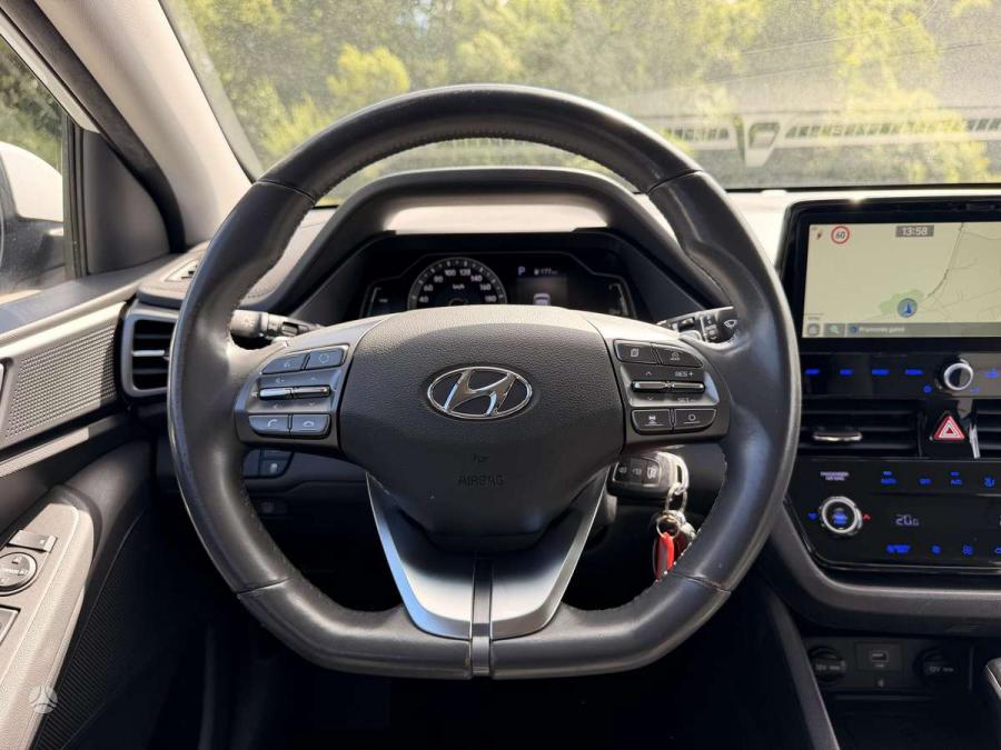 Белый Хендай Ioniq 2021 в Таураге, объемом двигателя 1.58 л и пробегом 332 тыс. км за 10000 €, фото 15 на AUTOMOTO.COM.LV
