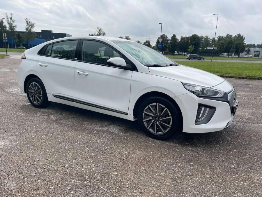 Белый Хендай Ioniq 2021 в Каунас, объемом двигателя 0.00 л и пробегом 77 тыс. км за 14650 €, фото 7 на AUTOMOTO.COM.LV