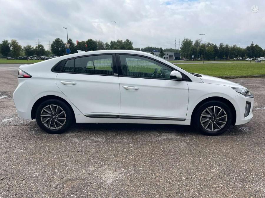 Белый Хендай Ioniq 2021 в Каунас, объемом двигателя 0.00 л и пробегом 77 тыс. км за 14650 €, фото 9 на AUTOMOTO.COM.LV