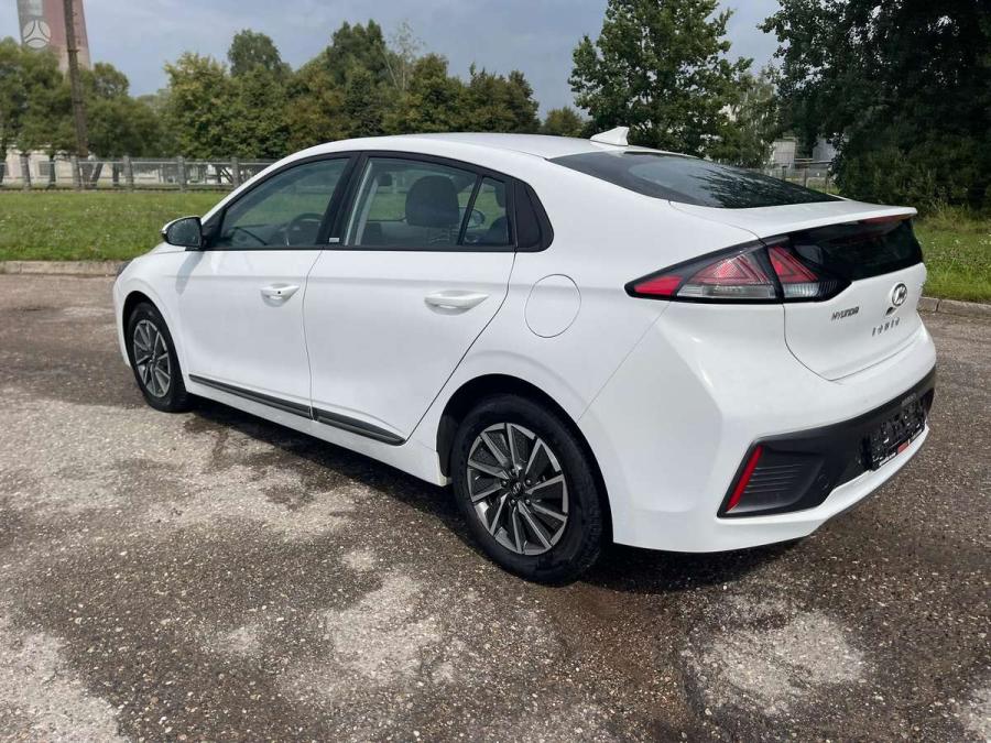 Белый Хендай Ioniq 2021 в Каунас, объемом двигателя 0.00 л и пробегом 77 тыс. км за 14650 €, фото 11 на AUTOMOTO.COM.LV