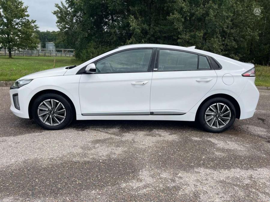Белый Хендай Ioniq 2021 в Каунас, объемом двигателя 0.00 л и пробегом 77 тыс. км за 14650 €, фото 17 на AUTOMOTO.COM.LV