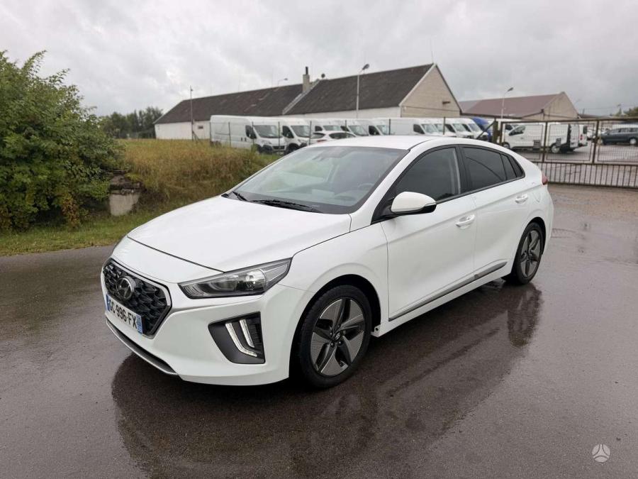 Balts Hyundai Ioniq 2021 Tauragė, ar dzinēja tilpumu 1.58 L un nobraukumu 332 tūkst. km par 9900 €, foto 1 vietnē AUTOMOTO.COM.LV